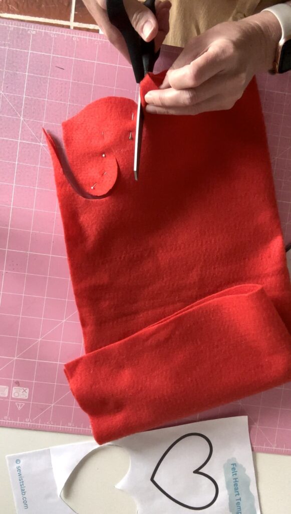 How To Make A Felt Heart: Tutorial For Beginners (Free Template ...